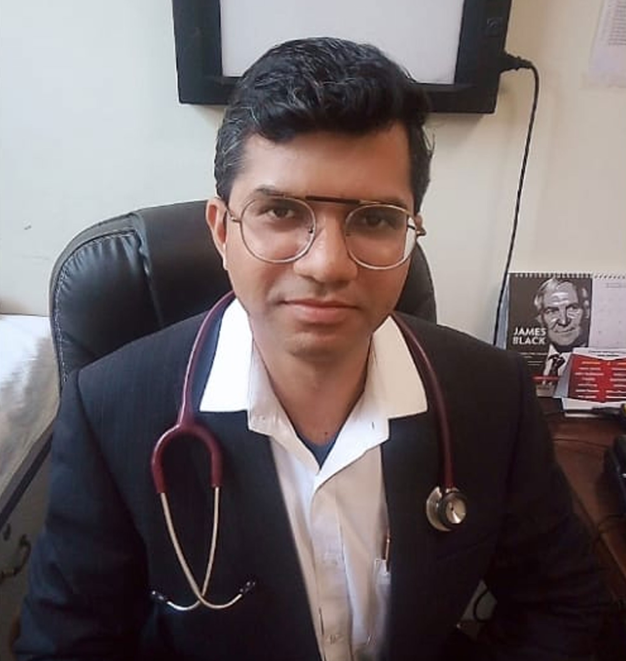 Dr Alok Prasad | Internal Medicine In DELHI