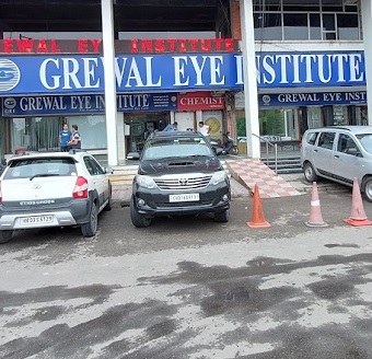 Grewal Eye Institute Chandigarh - Doctors List, Photos, Appointment